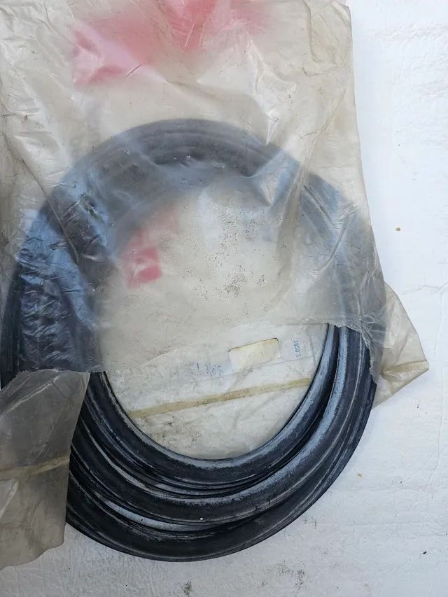 Elba borracha vidro tampa vigia com friso nova original - Carros, vans ...