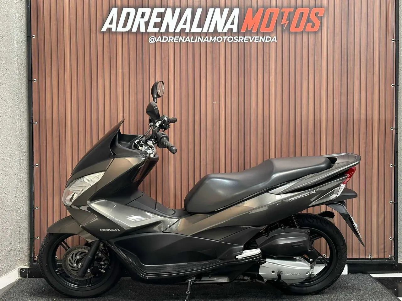 Motos HONDA PCX 2016 no Brasil