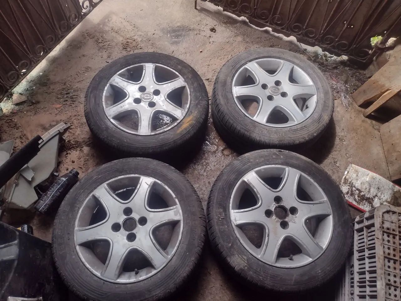 Jogo de roda GM R15 leia a descrição - Carros, vans e utilitários ...