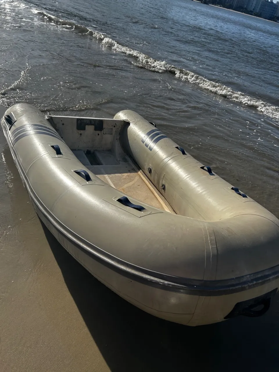 "bote inflavel com motor" no Brasil
