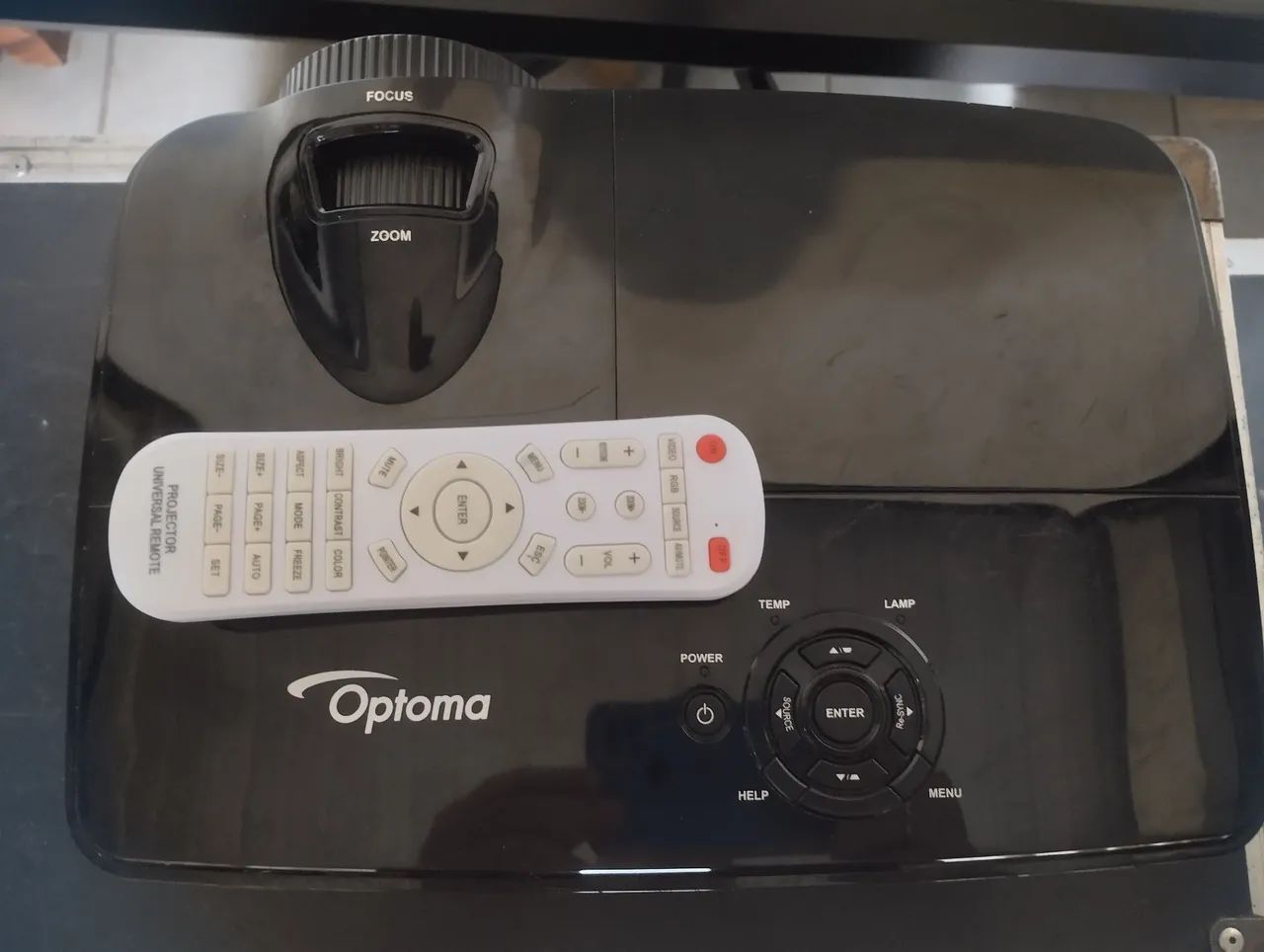 Projetor optoma XGA com 3200 Ansi lúmens reais - Projetores e Telas de ...