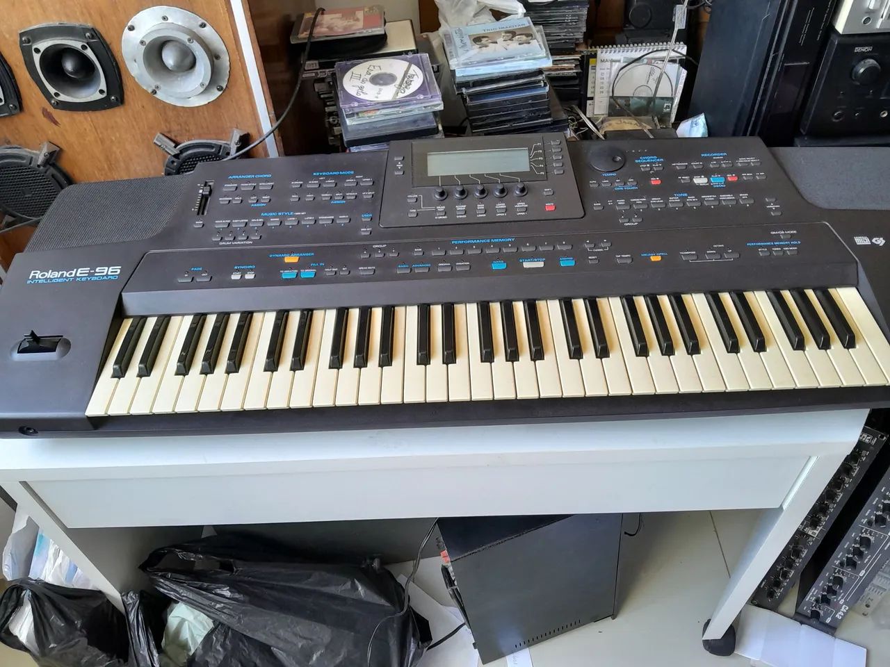 Teclado Roland E-96 profissional - Instrumentos musicais - Federação ...