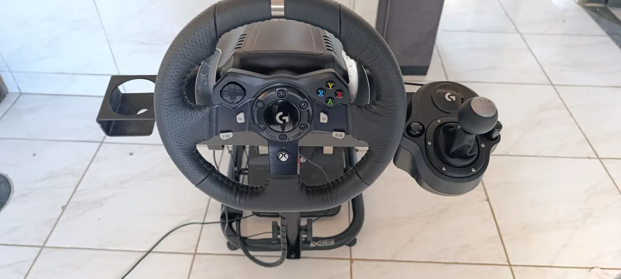 "volantes logitech" no Brasil