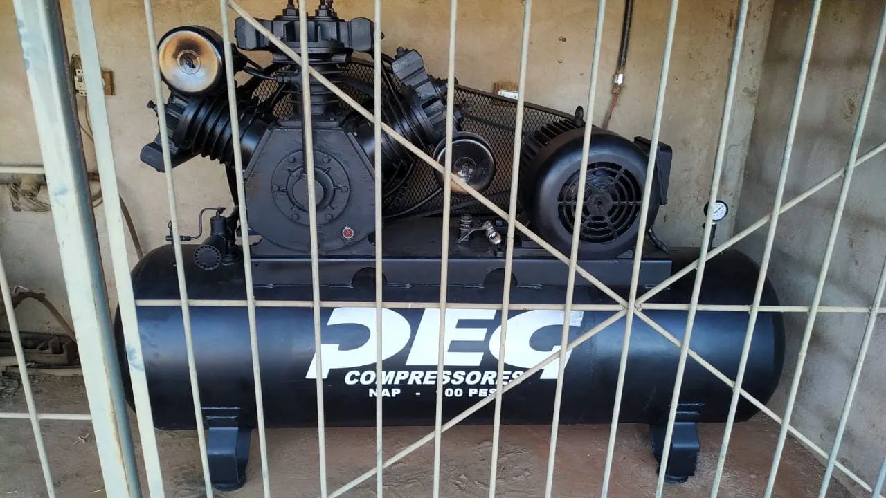 Compressor de ar 100 pes - Peças para tratores e máquinas - Aeroporto ...