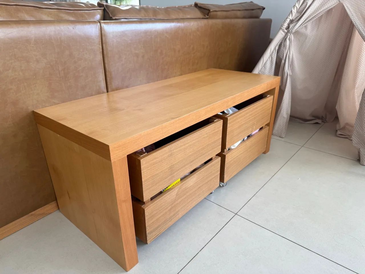 Móvel para guardar brinquedos e banco. Todo em madeira maciça - Móveis ...