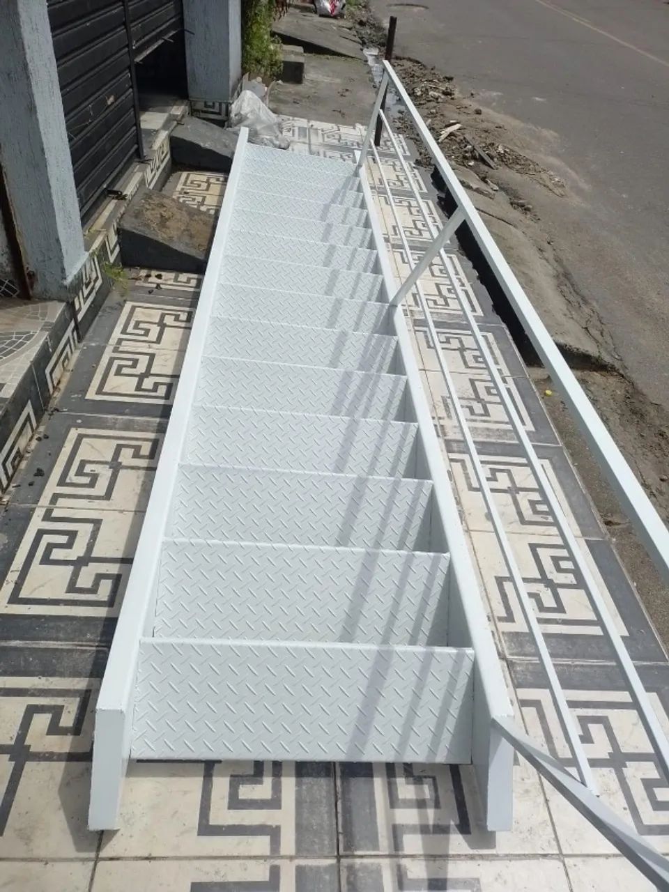 Escada de ferro reta - Portas e Janelas - Cidade Nova, Manaus ...