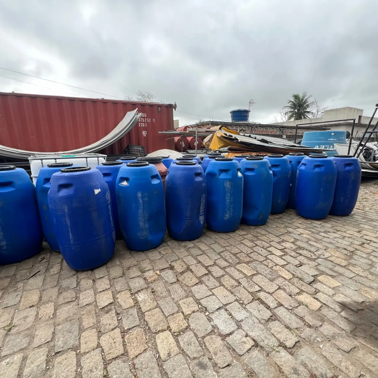 "bombona plastica de 200 litros" no Brasil