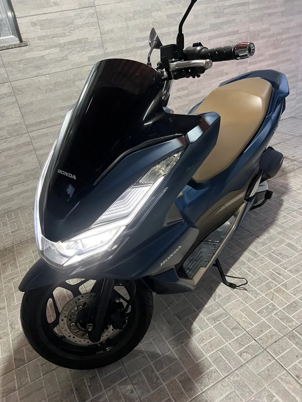 Motos HONDA PCX 2024 no Brasil