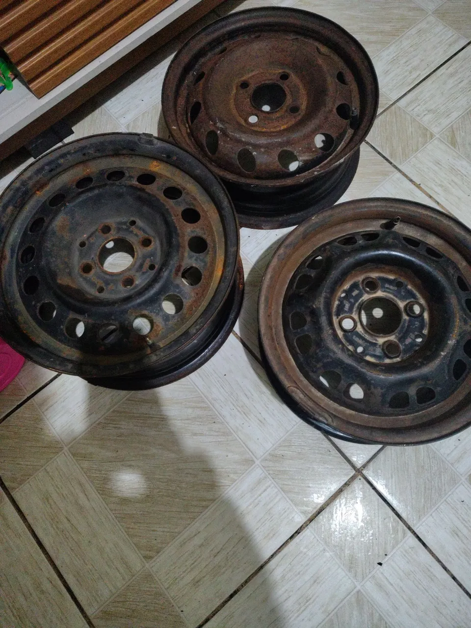 "rodas de carro" - Peças para carros, vans e utilitários no Brasil