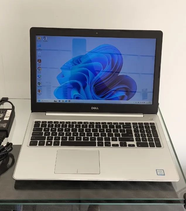 Notebook Dell Inspiron 5570 - Intel Core i5-8250U - RAM 8GB - SSD 256GB -Tela 15.6 Full HD ...