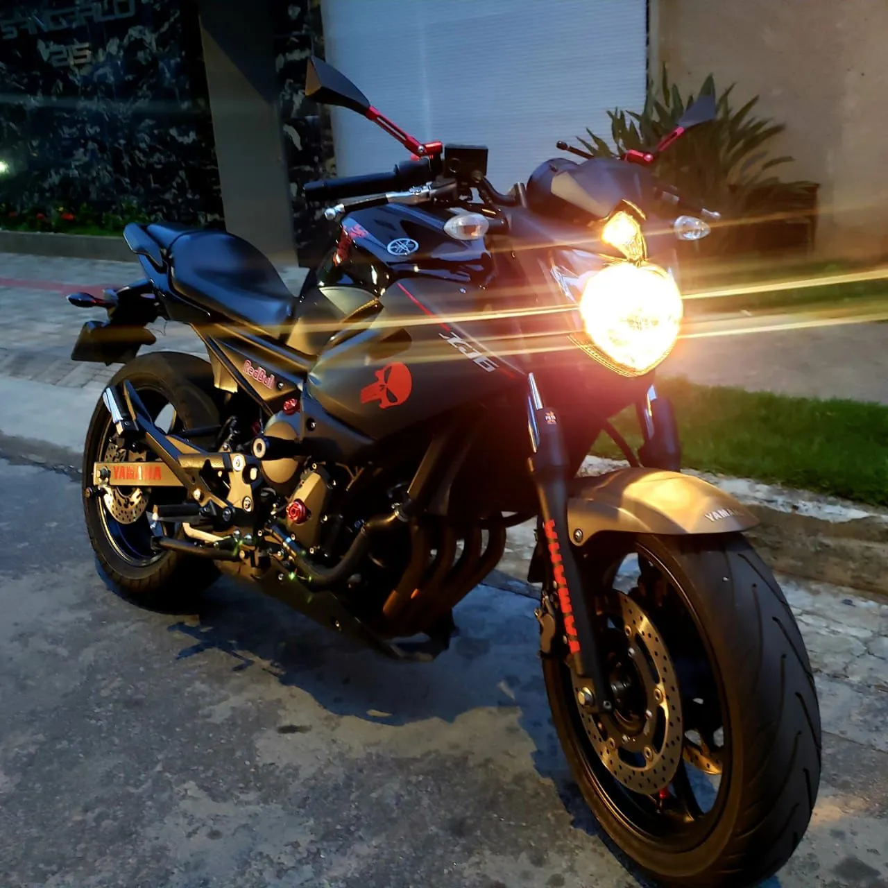 Motos YAMAHA XJ6 em Minas Gerais