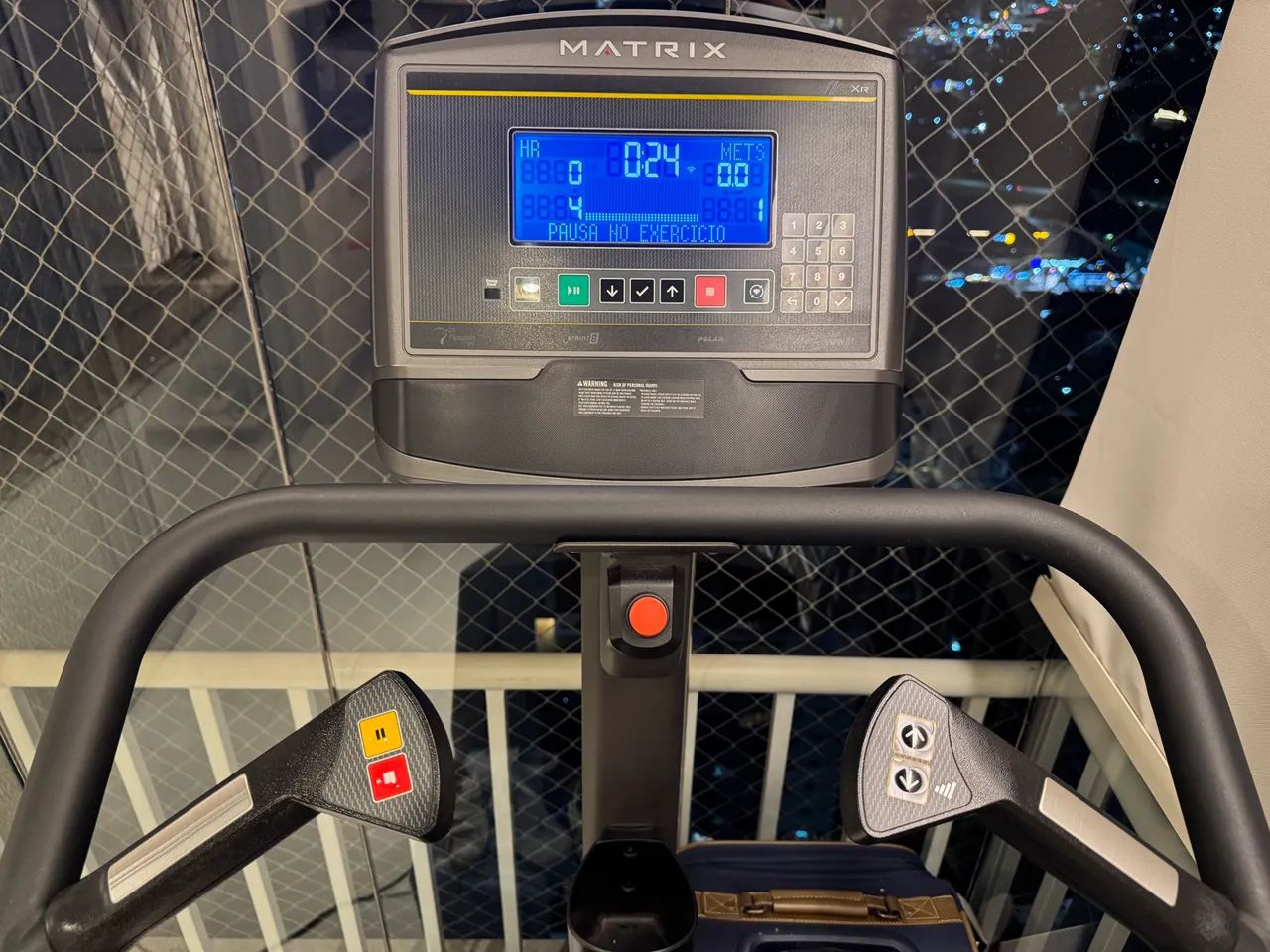 SIMULADOR DE ESCADA MATRIX C50 XR - Academia e Exercícios - Jardim ...