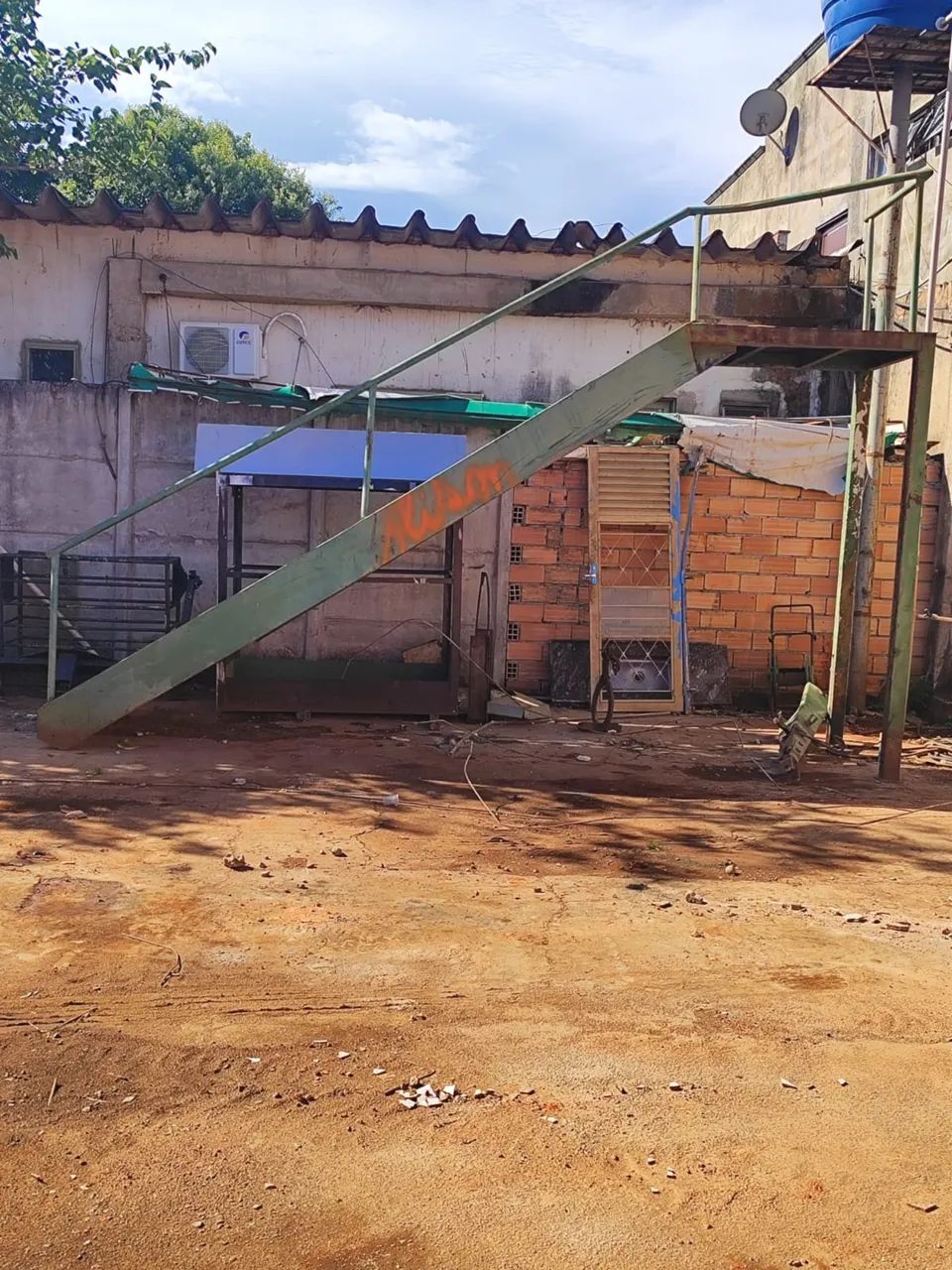 Escada de ferro - Ferramentas de Construção - Vila Jardim Pompéia ...