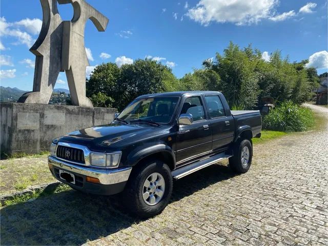 TOYOTA HILUX 2003 Usados e Novos