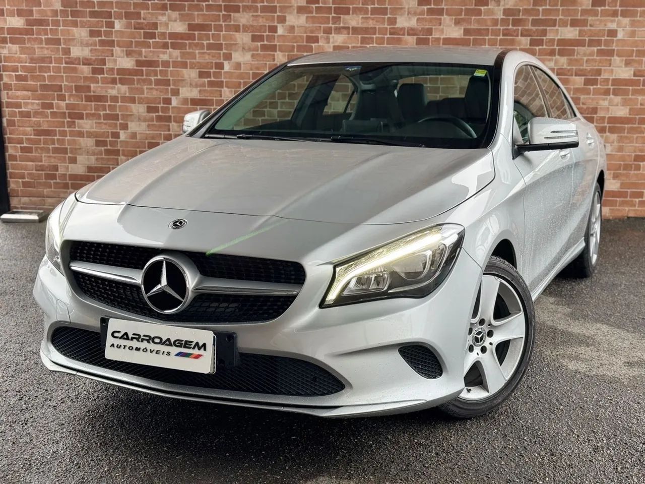 MERCEDES-BENZ CLA-180 Usados e Novos