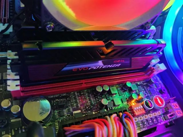 Memória Ram Geil Evo Potenza Ddr3 2400MHz 2x8GB