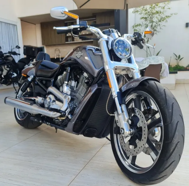 Motos HARLEY-DAVIDSON V-ROD no Brasil