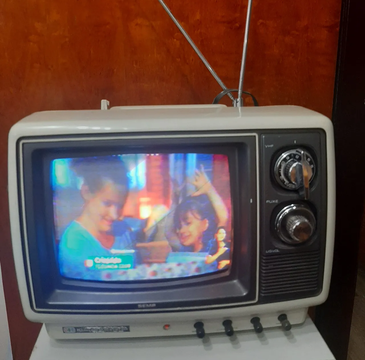 "tv retro antiga" no Brasil
