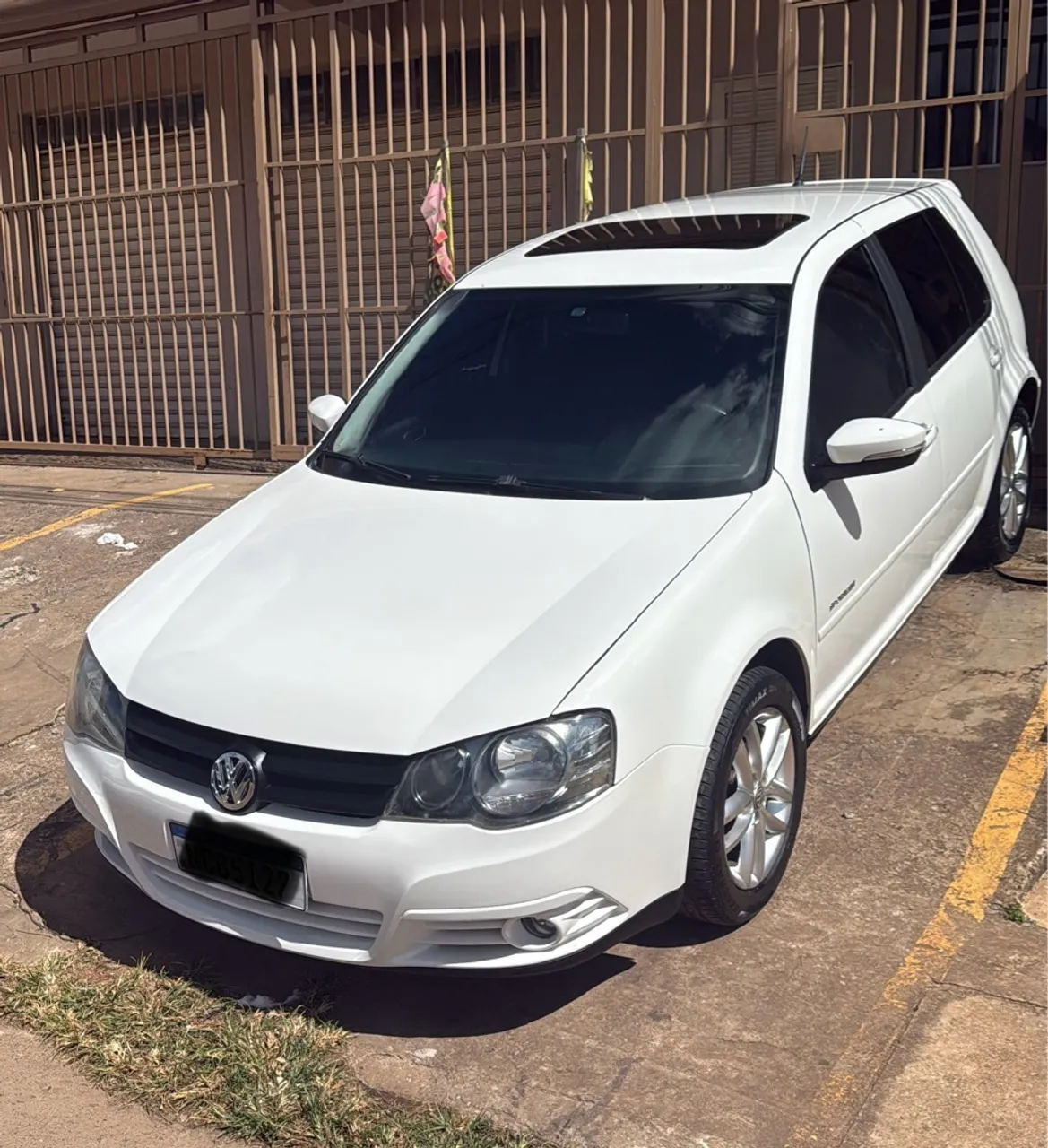 VOLKSWAGEN GOLF SPORTLINE 1.6 MI TOTAL FLEX 8V 4P Usados e Novos