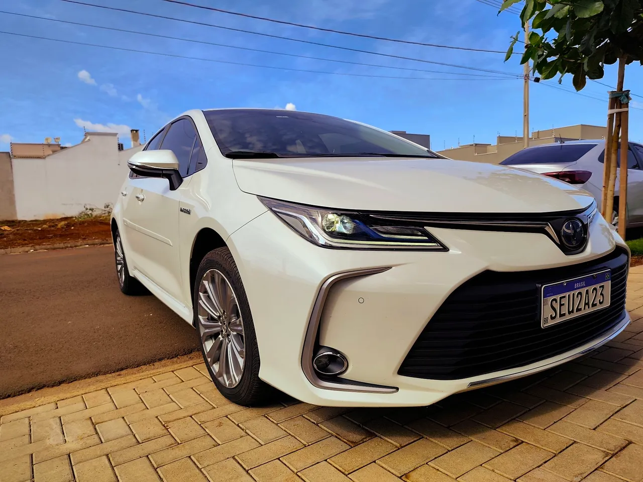 TOYOTA COROLLA ALTIS HYBRID 1.8 16V FLEX AUT. Usados e Novos