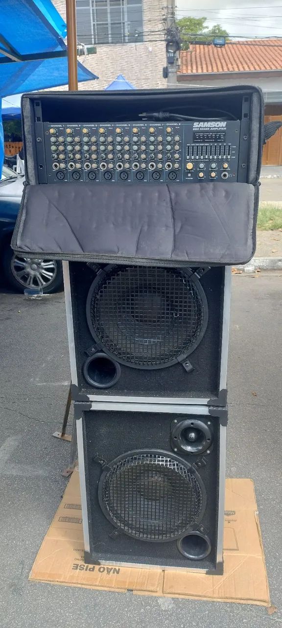 Mesa de som e 2 caixas - Instrumentos musicais - Jardim da Granja, São ...