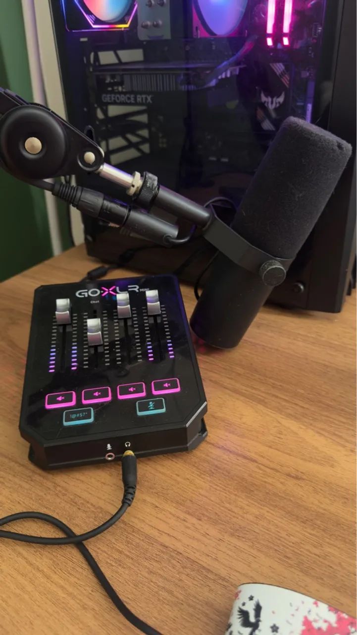 Shure SM7B + GOXLR Mini + Suporte articulado - Periféricos e Acessórios ...