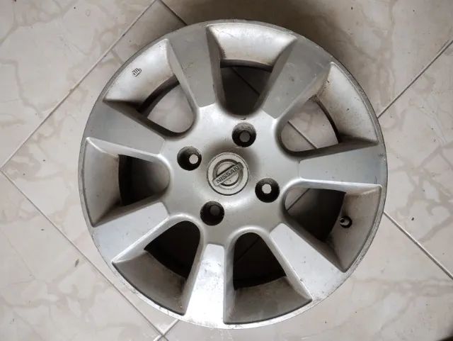 01 Roda Nissan Tiida / Livina - Carros, vans e utilitários - Cerâmica ...