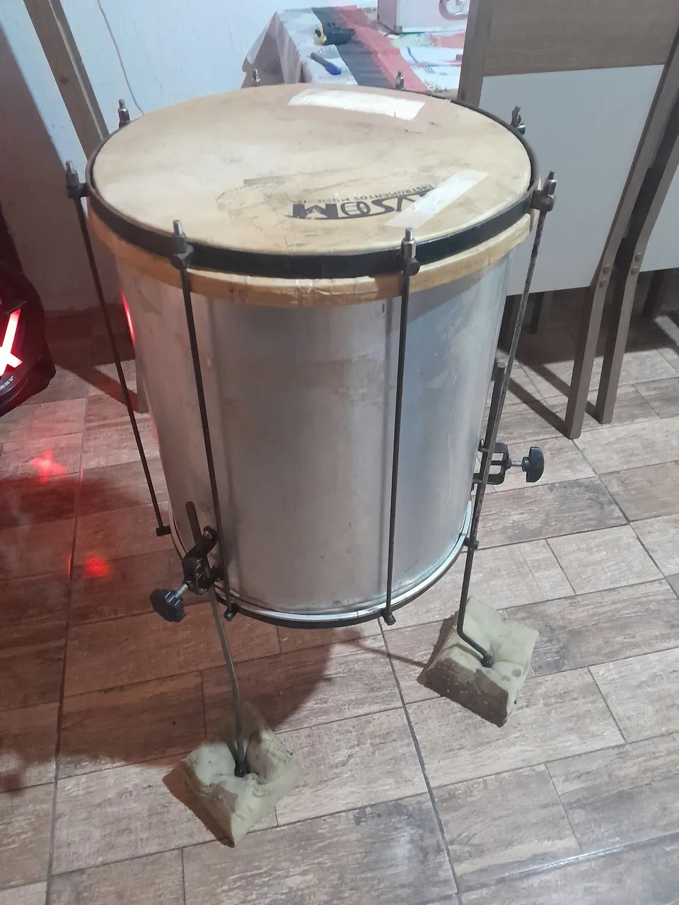 "instrumentos surdo" - Instrumentos musicais no Brasil