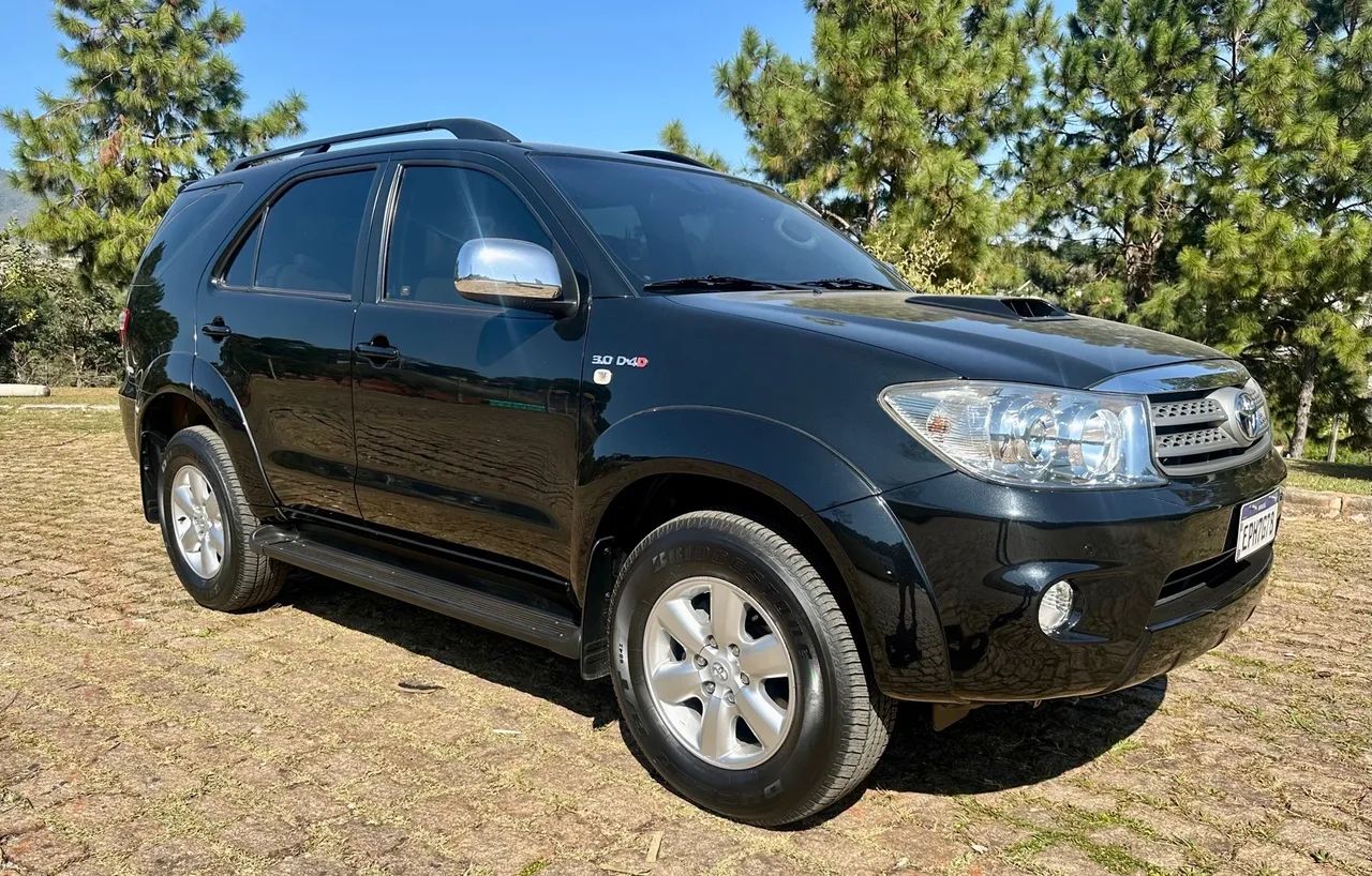 TOYOTA HILUX 2010 Usados e Novos