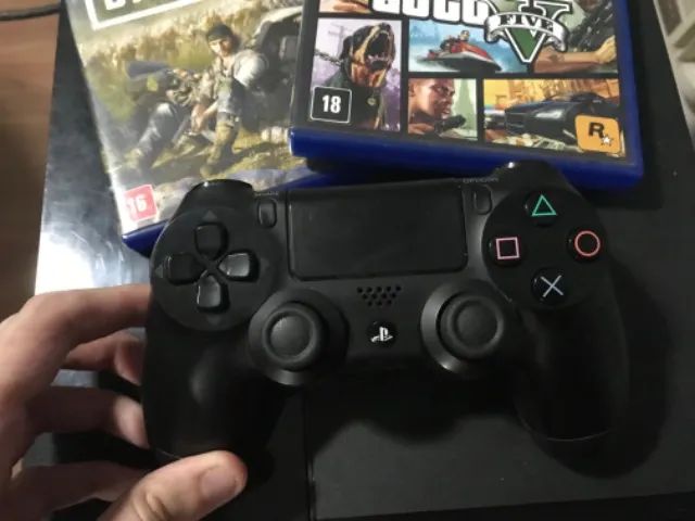 Playstation 4 FAT com dois jogos e um controle - Consoles de Vídeo Game ...