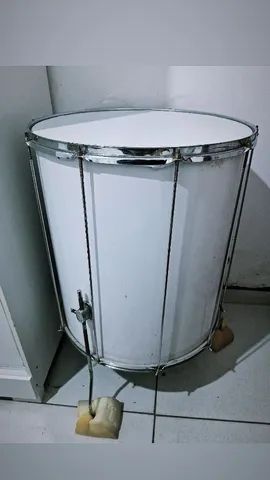 "surdo de 20 polegadas" no Brasil