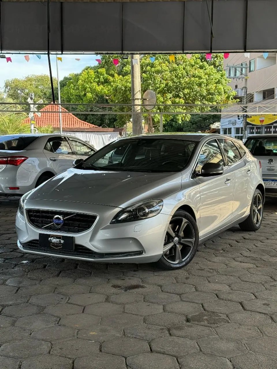 VOLVO V40 Usados e Novos no RJ