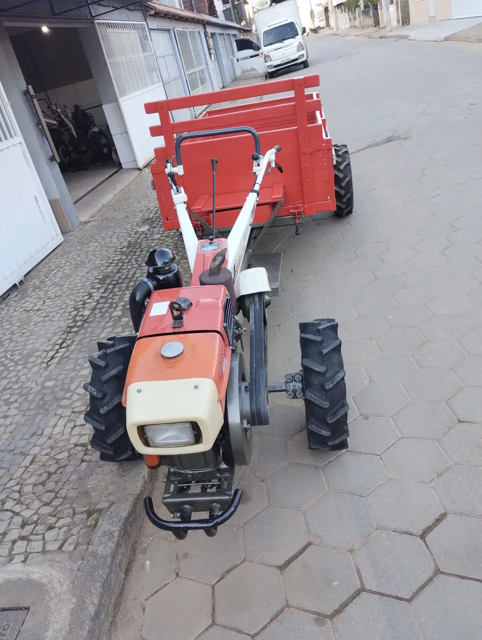 "trator pequeno" - Tratores e máquinas agrícolas no Brasil