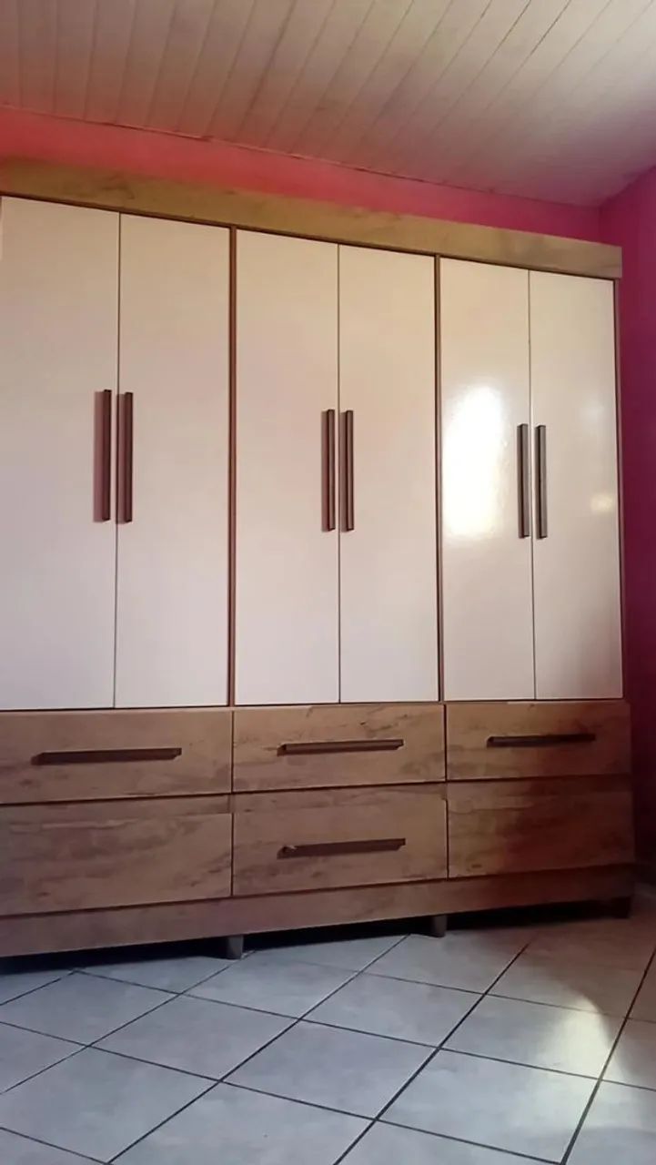 Guarda-Roupa Moderno com Design Elegante - Armários e Guarda-Roupas ...