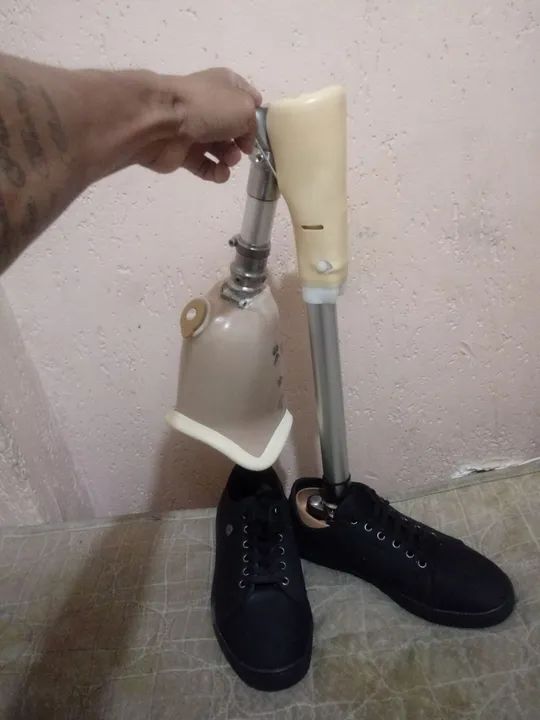 "protese perna esquerda" no Brasil