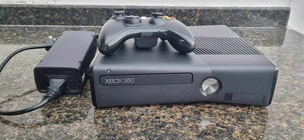 "xbox 360 slim 4gb" - Consoles de Vídeo Game no Brasil