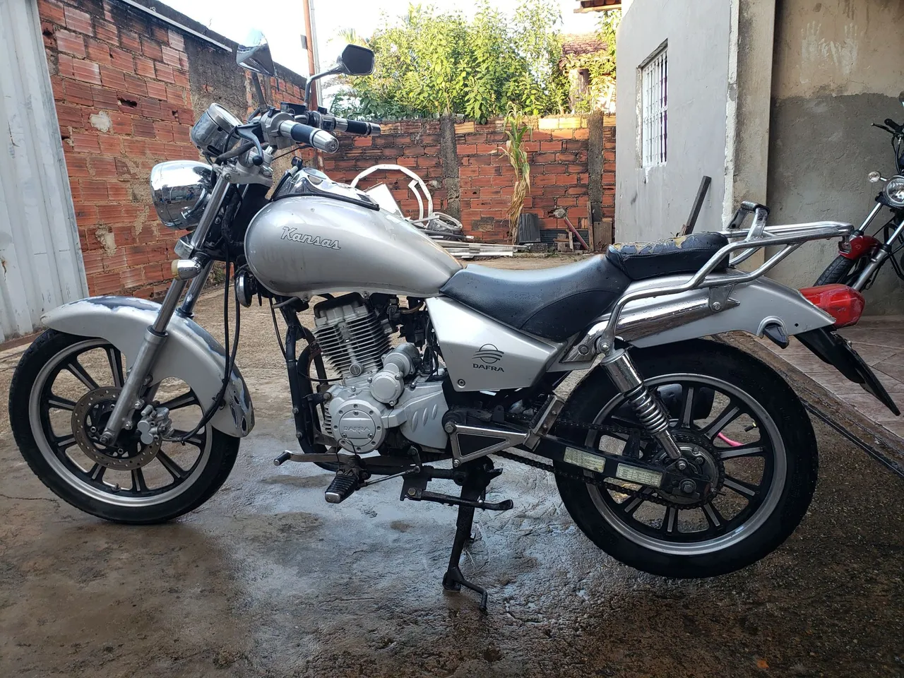Motos DAFRA KANSAS no Brasil