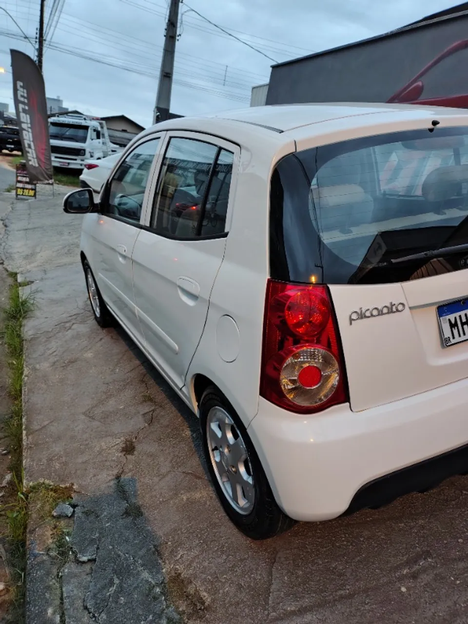 KIA MOTORS PICANTO 2010 Usados e Novos