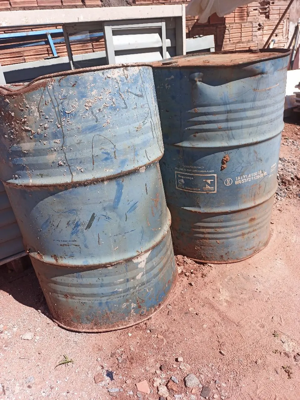 "tambores de 200 litros" no Brasil