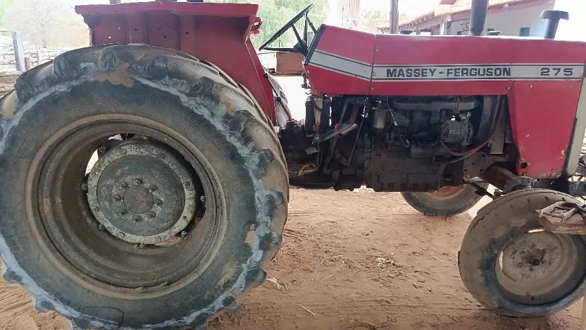 Trator MF 275 simples - Tratores e máquinas agrícolas - Santo Expedito ...