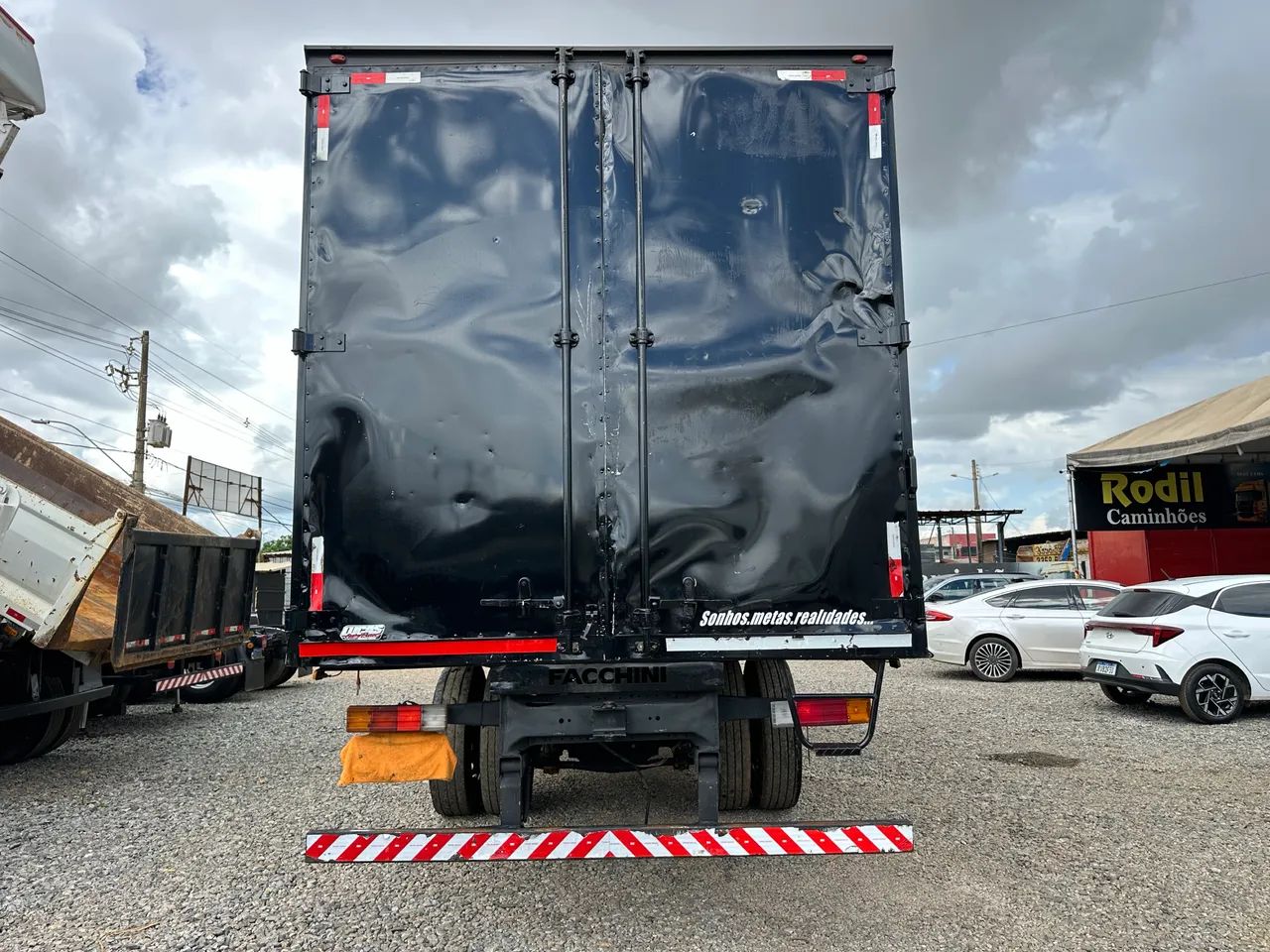 Mercedes Benz 1718 ano:2011 Bau DUT em branco - Caminhões - Samambaia ...