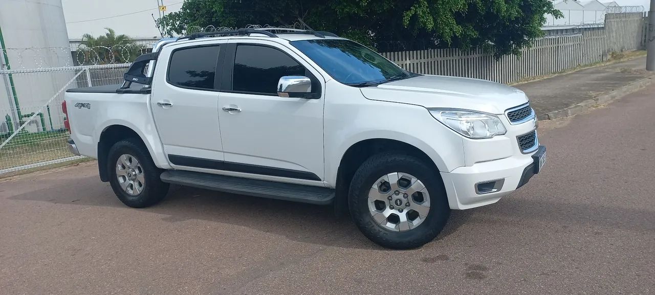 Carros pick-ups Usados e Novos à venda no RS