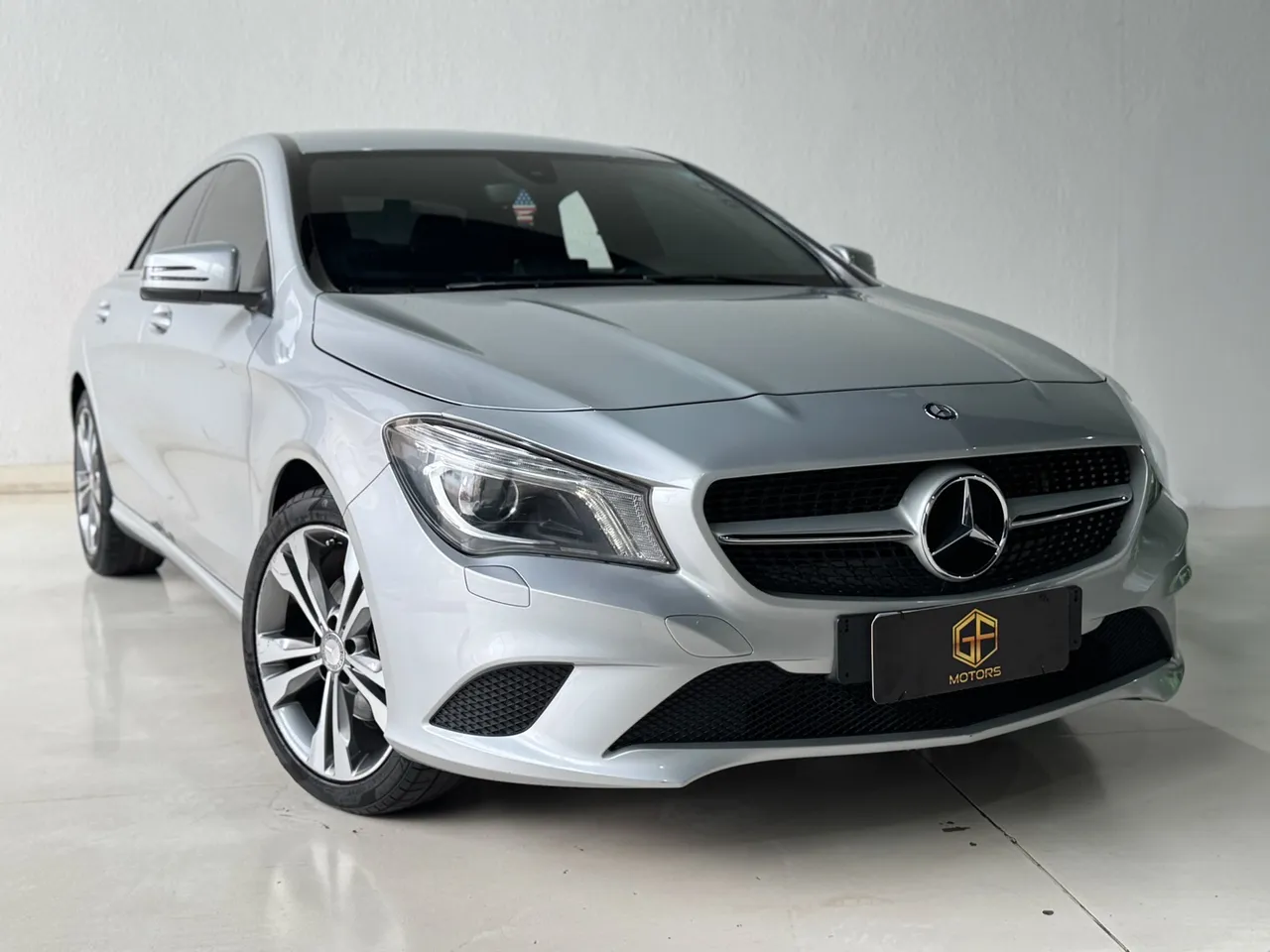 MERCEDES-BENZ CLA-200 2015 Usados e Novos