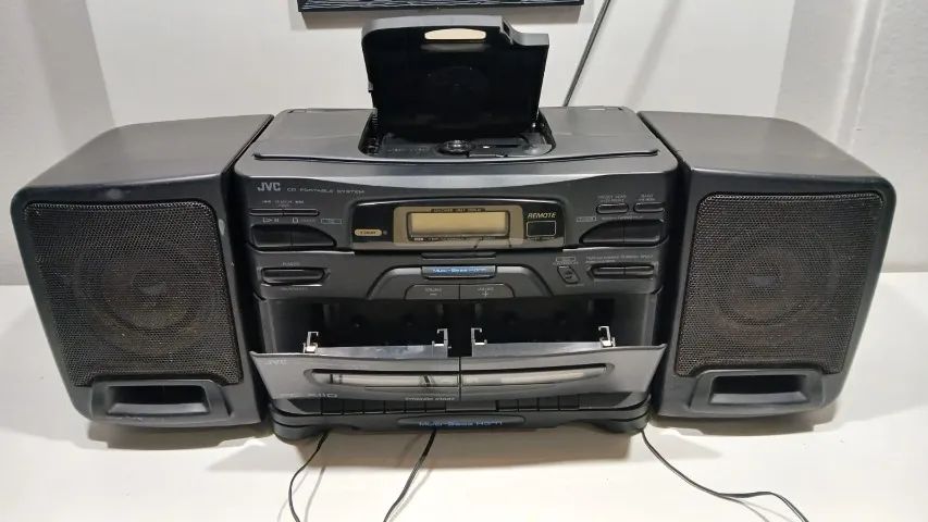 Som toca fita JVC NO ESTADO PC-X110 Nao liga , nem da nenhum sinal ...