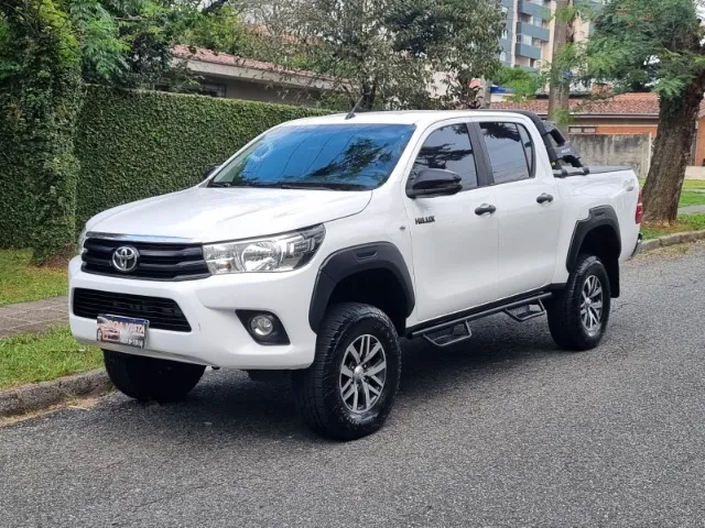 Toyota Hilux CD 4X4 2.8 DIESEL MEC. Usados e Novos
