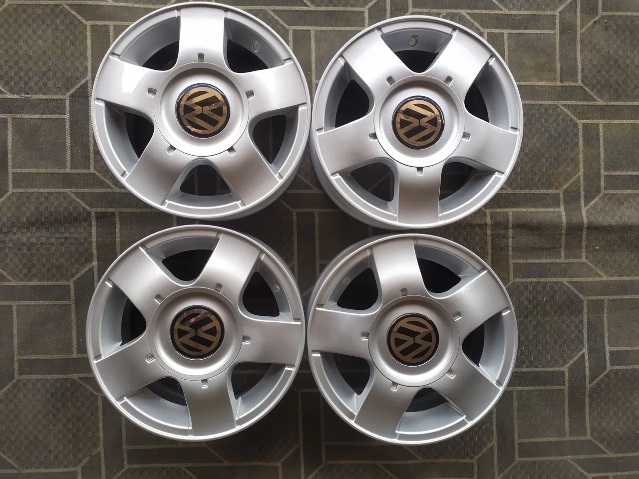 "rodas aro 13 volkswagen" - Peças para carros, vans e utilitários no Brasil