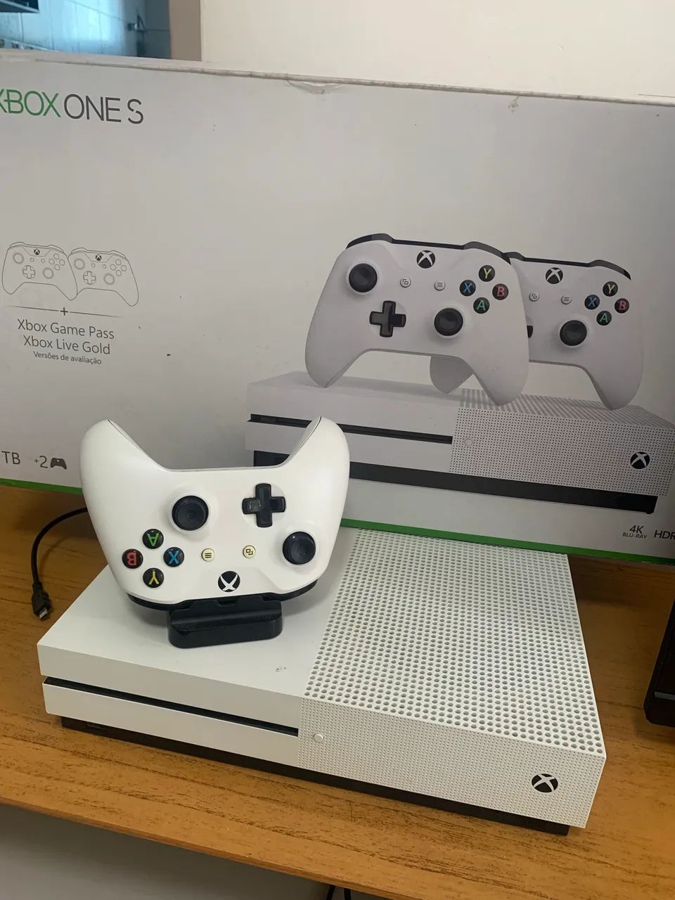 Xbox One S + Base de carregamento + Jogos - Consoles de Vídeo Game ...