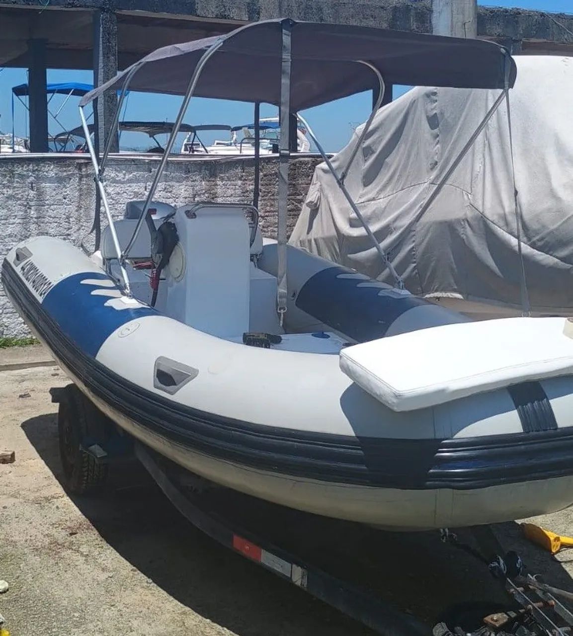 Bote com motor Yamaha - Barcos e aeronaves - Ingleses do Rio Vermelho ...