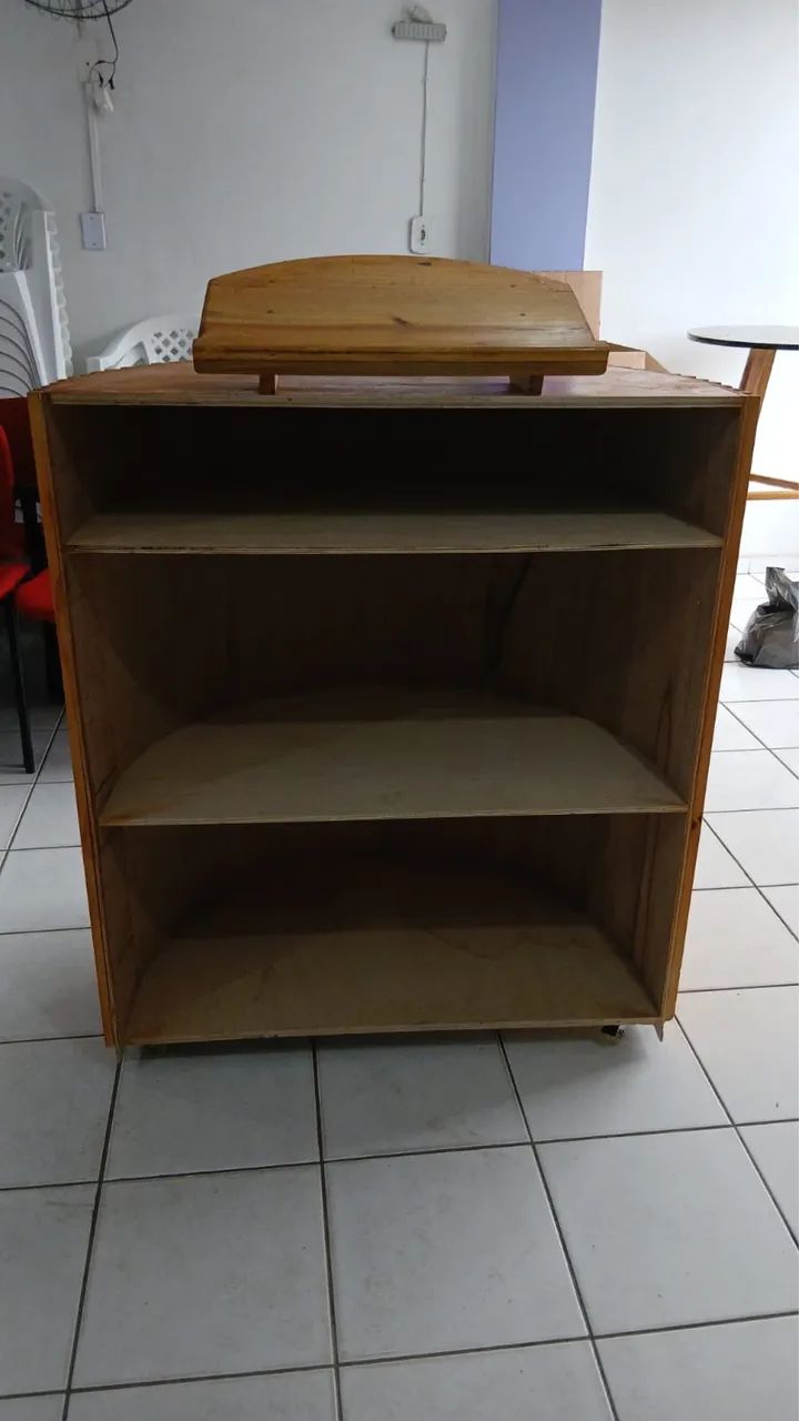 Púlpito de igreja - Mesas - Chã da Jaqueira, Maceió 1464186069 | OLX