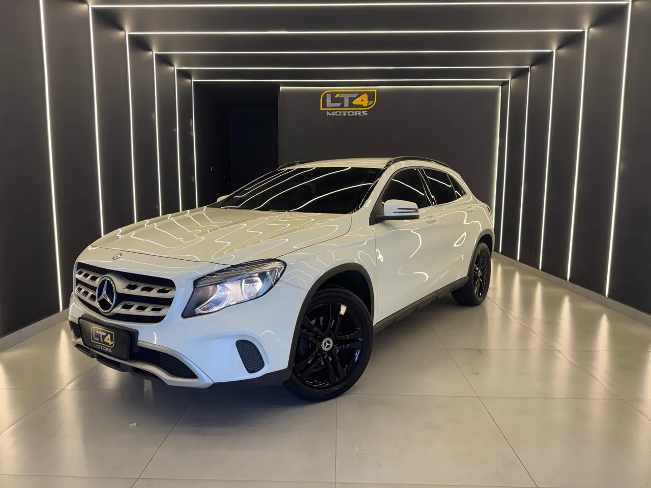 MERCEDES-BENZ GLA-200 2018 Usados e Novos